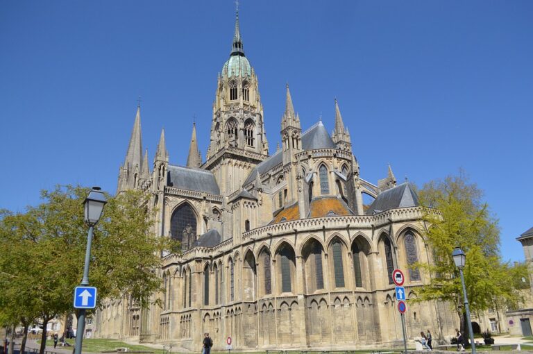 N°1 Bayeux Walking Tour 2h Tour Guides France The Best Of