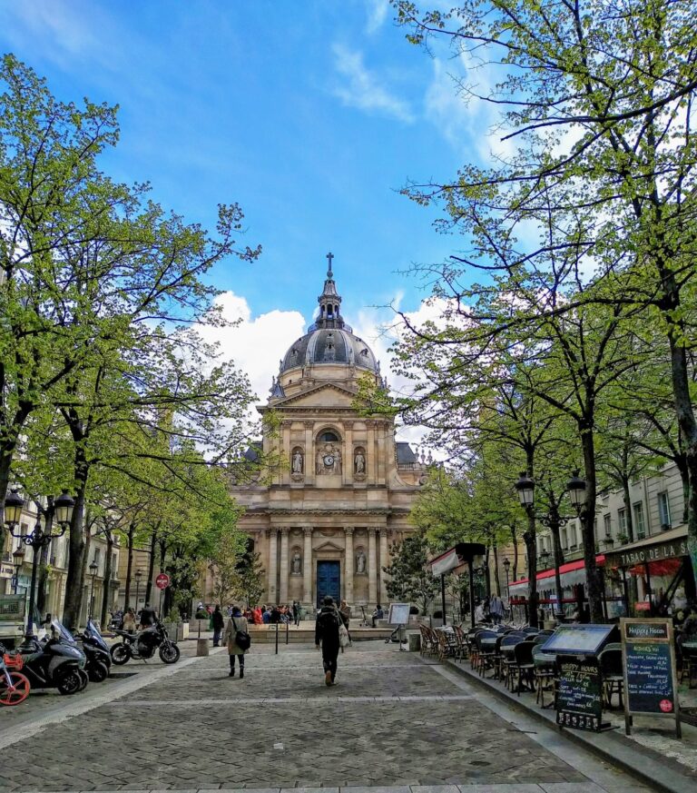 Visit Quartier Latin : Book a guide - Tour Guides France